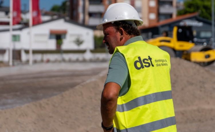 dst group | Dstgroup joins forces with UMinhoExec to train managers and ...