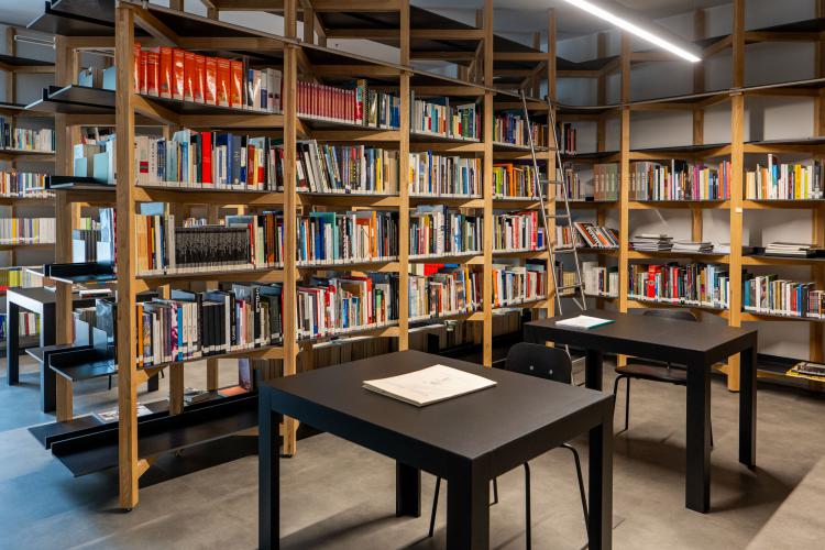 dst group | History of Angola marks literary festival